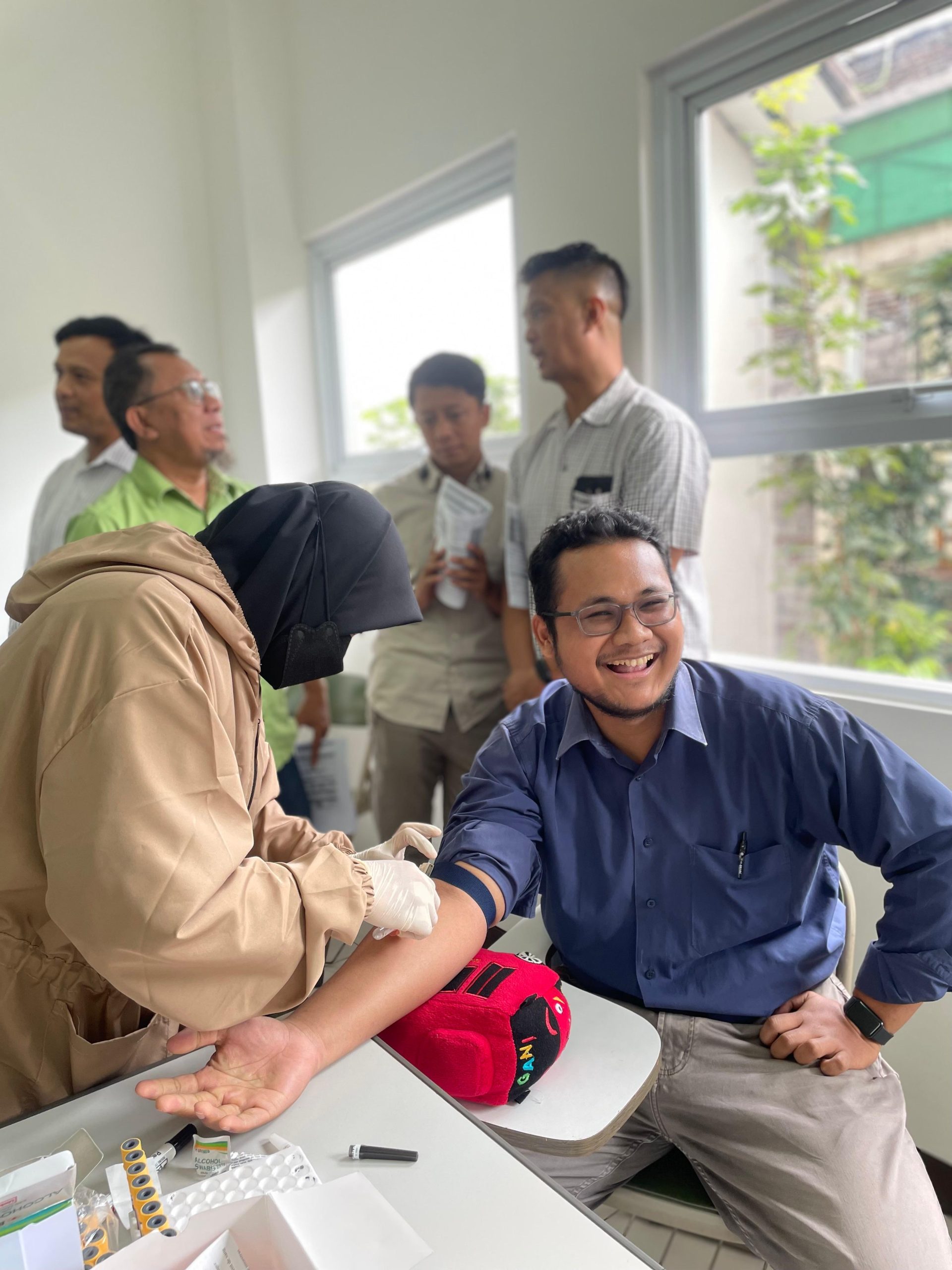 Gallery – Pemeriksaan Kesehatan & Mobile VCT – Taruna Bakti University