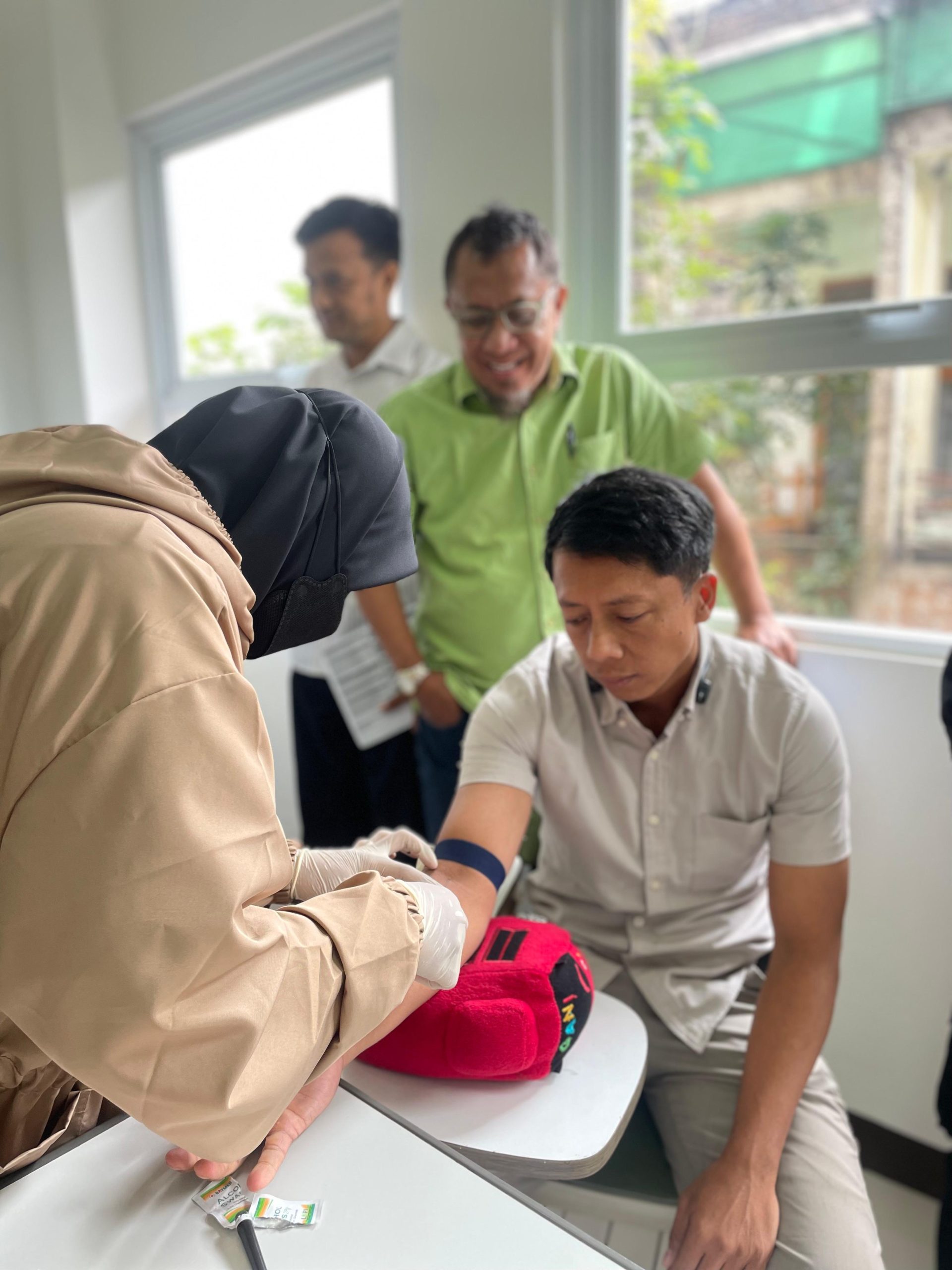 Gallery – Pemeriksaan Kesehatan & Mobile VCT – Taruna Bakti University